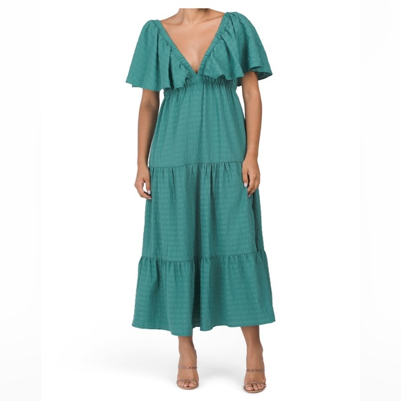 Beyond Words Co | Dresses | Last Chancebeyond Wordstiered Cape Sleeve ...